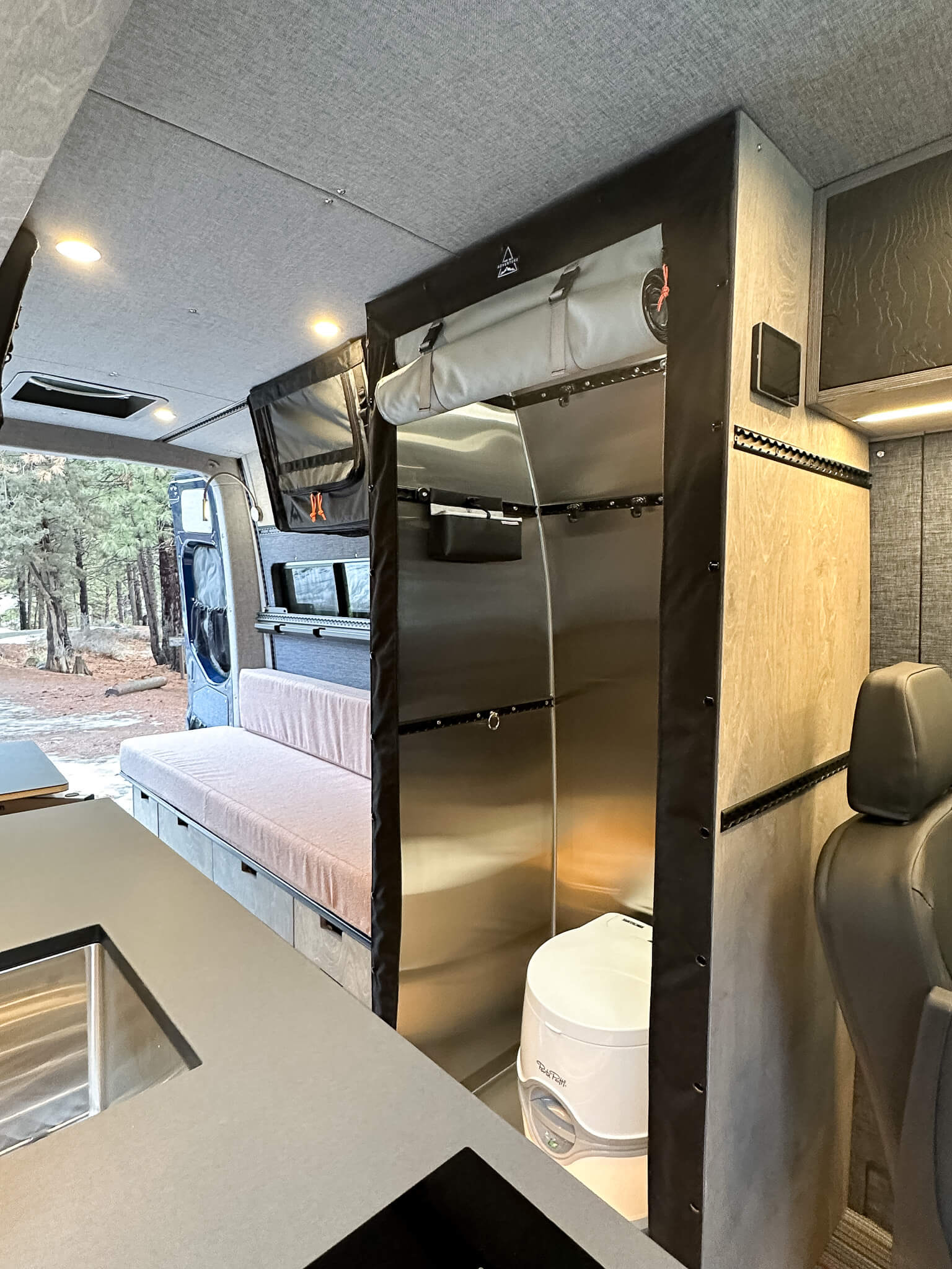 Sprinter Van & RV Showers – Frigo Design